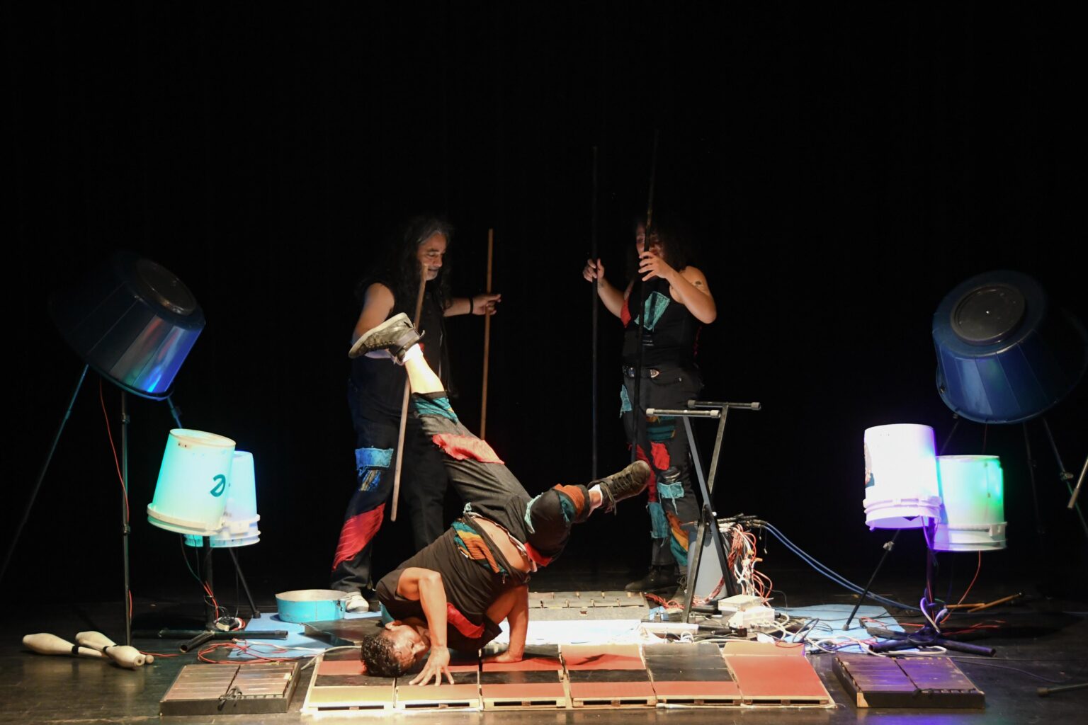 Festival de Junio: Badum Circo Musical transformó el teatro en una ...